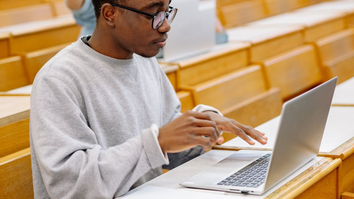 From Student Visa to Work Visa in Japan: What Actually Changes — Hello ...